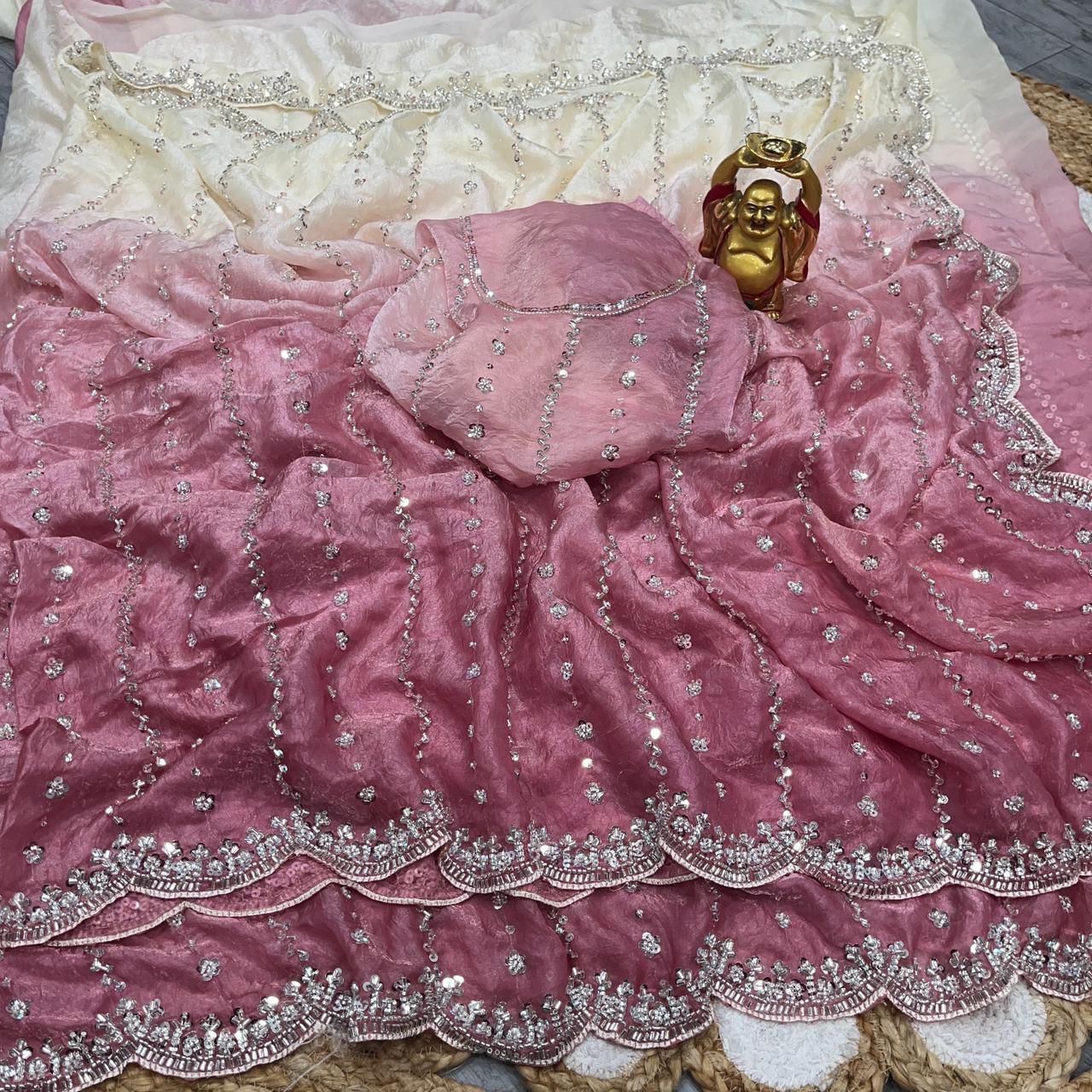 Luxurious Space Silk Sarees – Divisha Collections